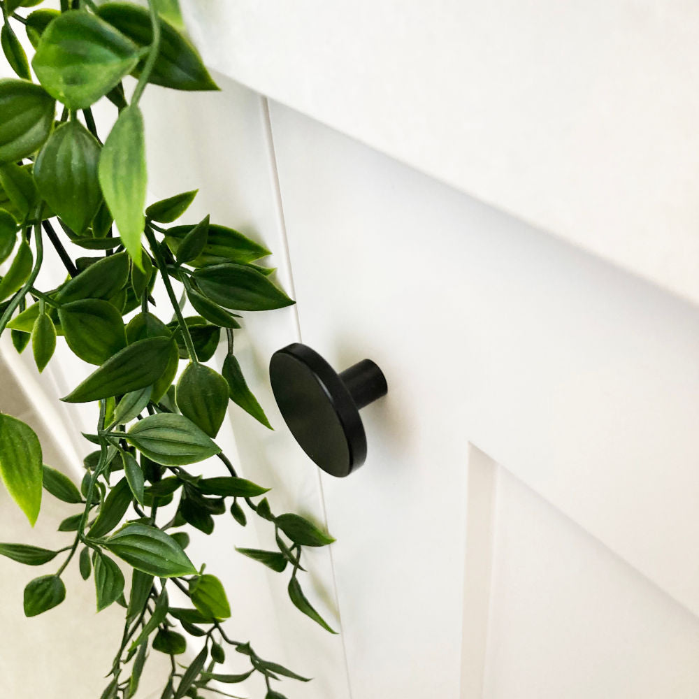 Olivia Matt Black Round Profile Cabinet Knob | Manovella